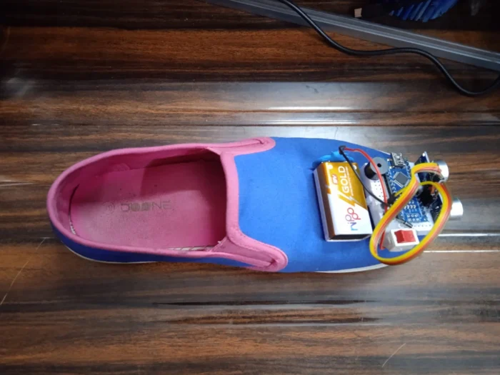 Smart shoe’s for Blind Person using Arduino – projectiot