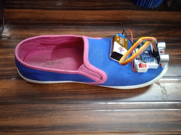 Smart shoe’s for Blind Person using Arduino – projectiot